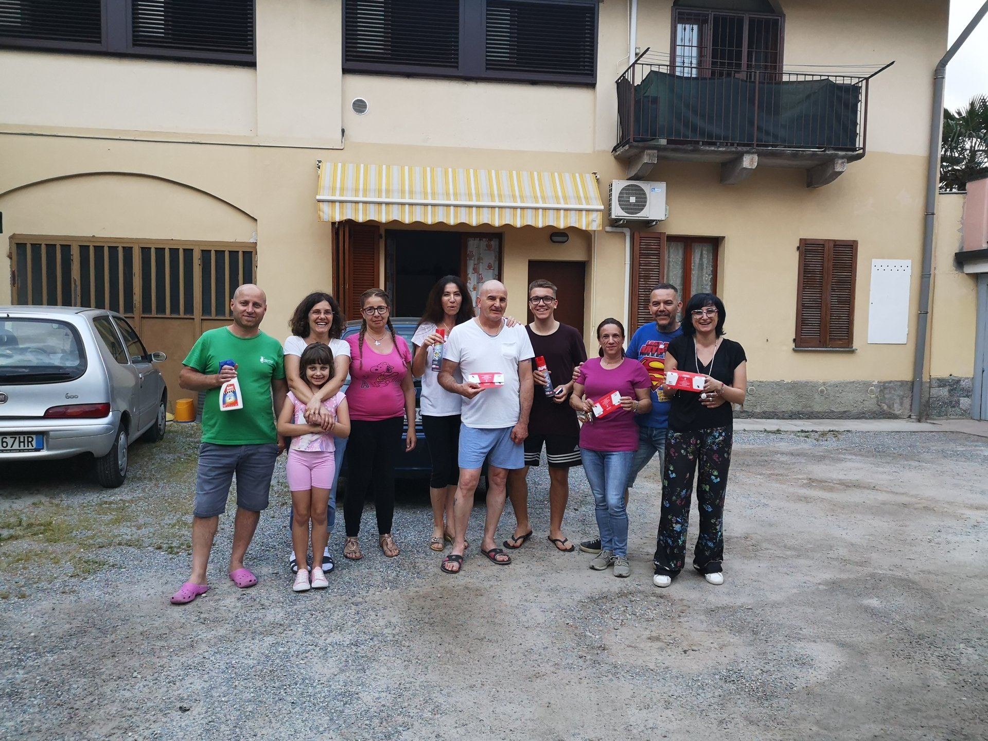Invasione di scarafaggi: residenti prigionieri in casa - Prima Monza Invasione di scarafaggi: residenti prigionieri in casa - Prima Monza
