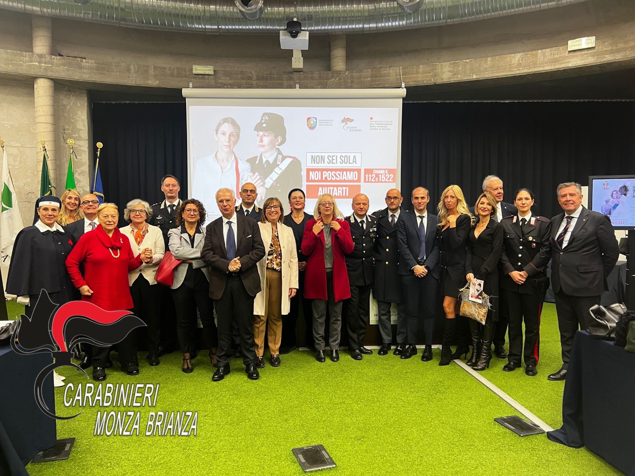 "Non sei sola": la campagna dei Carabinieri contro la violenza sulle donne - Prima Monza