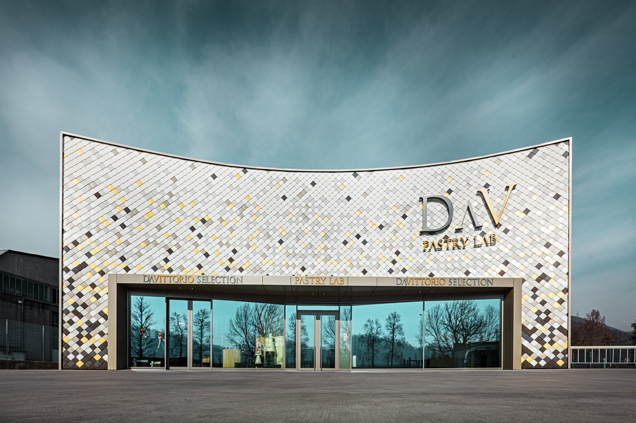 La nuova sede del DaV Pastry Lab: una facciata preziosa come uno ...