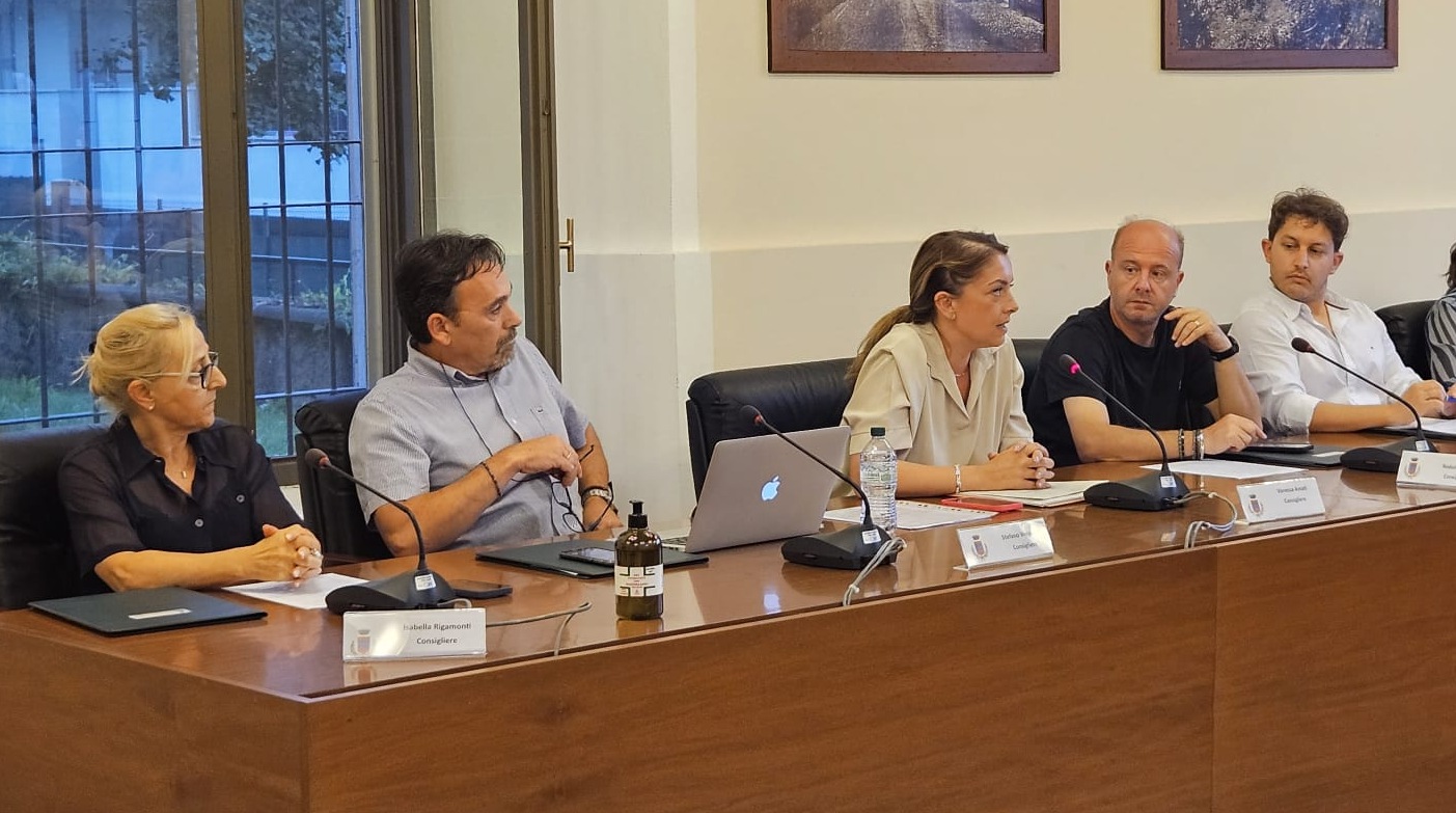 Usmate Velate, sul "Caso De Sena" centrodestra all'attacco: "Sempre più ...